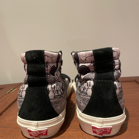 Vans | Shoes | Vans Limited Edition Disney Cartoon Sneakers 95 Women ...